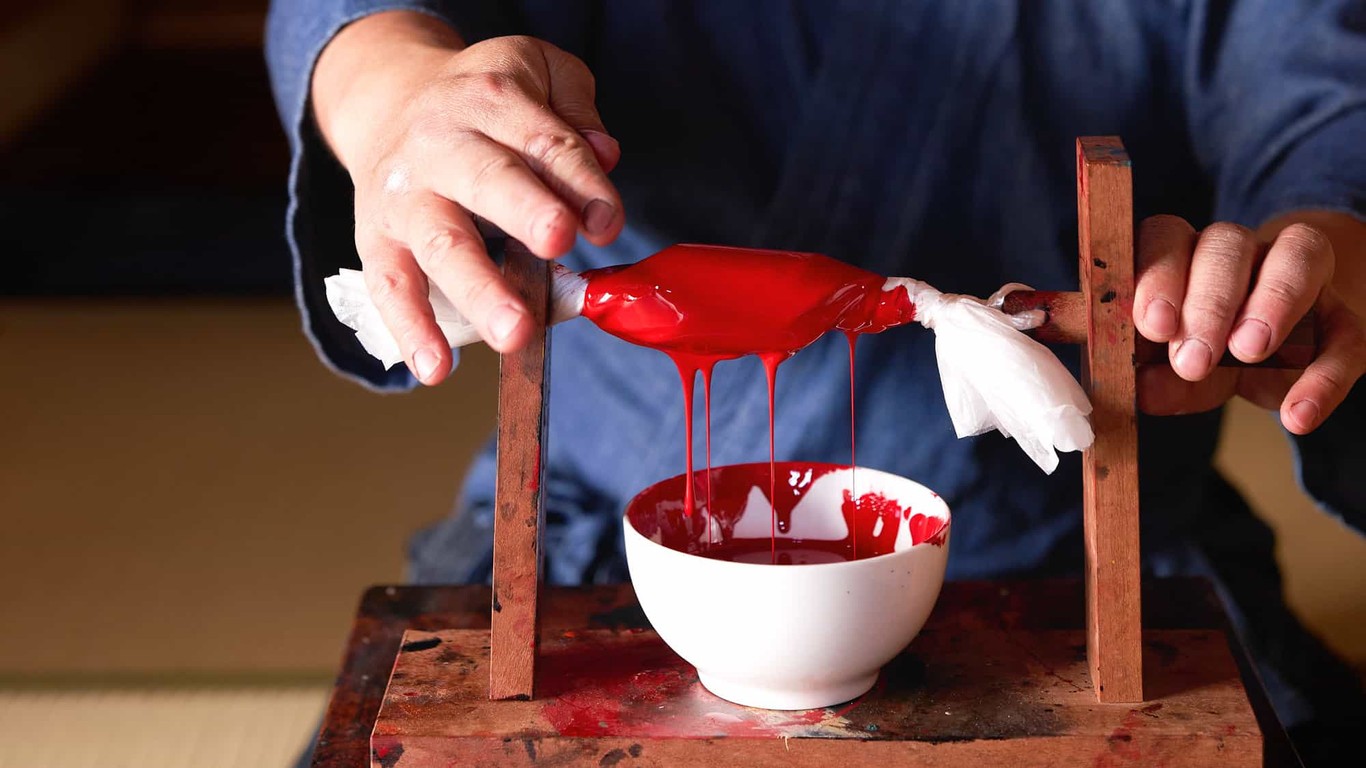 The Timeless Beauty of Urushi, Japanese Lacquerware | Mazda Stories